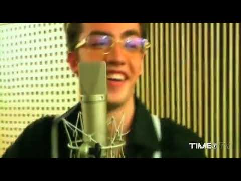 (REUPLOAD) O-Zone Dragostea Din Tei [Official Video]