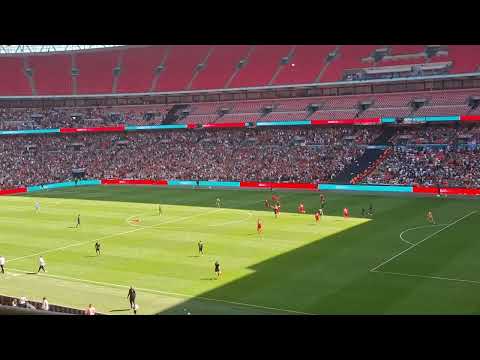 THE MOMENT WHITSTABLE TOWN BEAT AFC WHYTELEAFE TO WIN THE 2025 ISUZU FA VASE FINAL!!