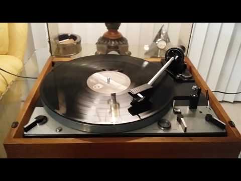 Dual 1229 turntable