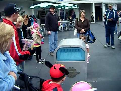 Ruining the Magic of the Talking Trash Can PUSH at Magic Kingdom