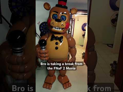 Why did he attack me tho I didn’t do anything #fnaf #fivenightsatfreddys #fnafmovie #toyfreddy