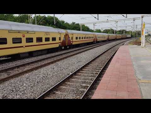 HYDERABAD CHENNAI EXPRESS|12604|SLOWLY PASSES THROUGH MOULA ALI|LGD WAP-7 #train