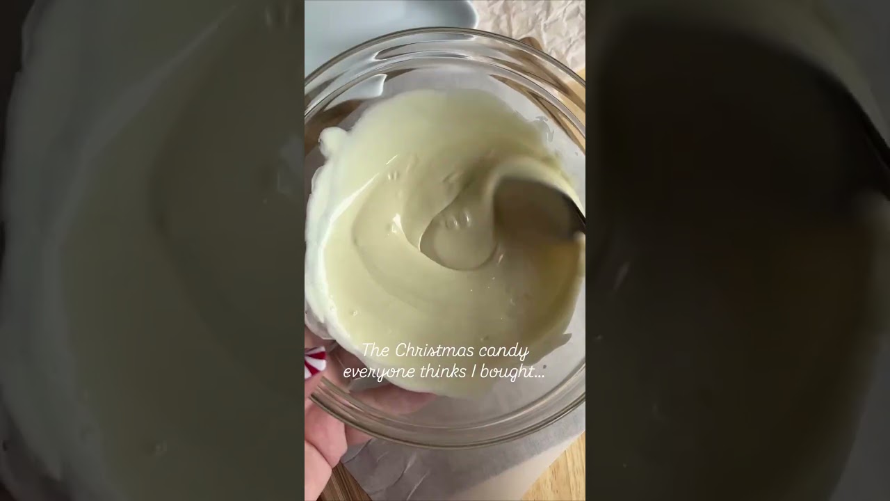 Peppermint Oreo Thins ✨ Save this one — it’s the easiest ‘fancy’ Christmas cookie you can make