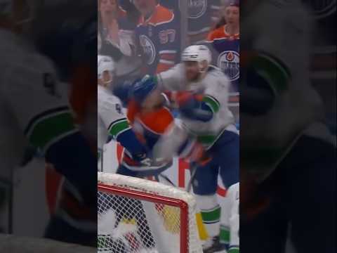 Connor McDavid Gets Crosschecked In The Face 😬