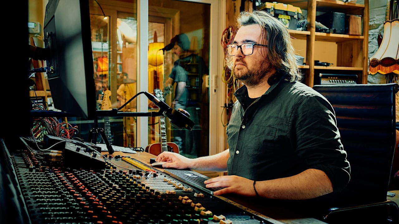 Studio Tour of Middle Farm Studios - Session Walkthrough with Jack Trubshaw