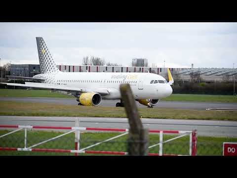 VY8578 - Vueling Airbus A320 (EC-MAN) from Paris (ORY)