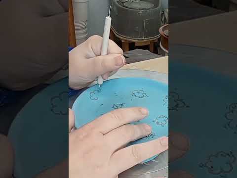 What sgrafitto is- pottery