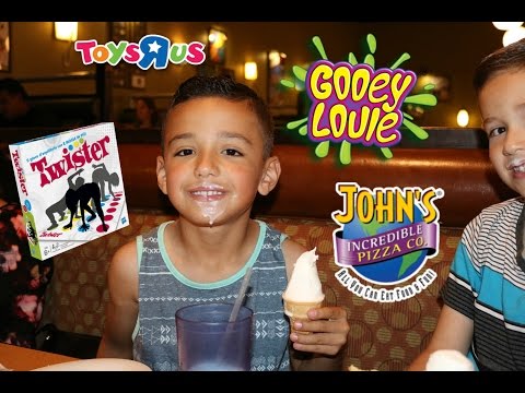 John's Incredible Pizza and Toys R Us with the family - RoodTube