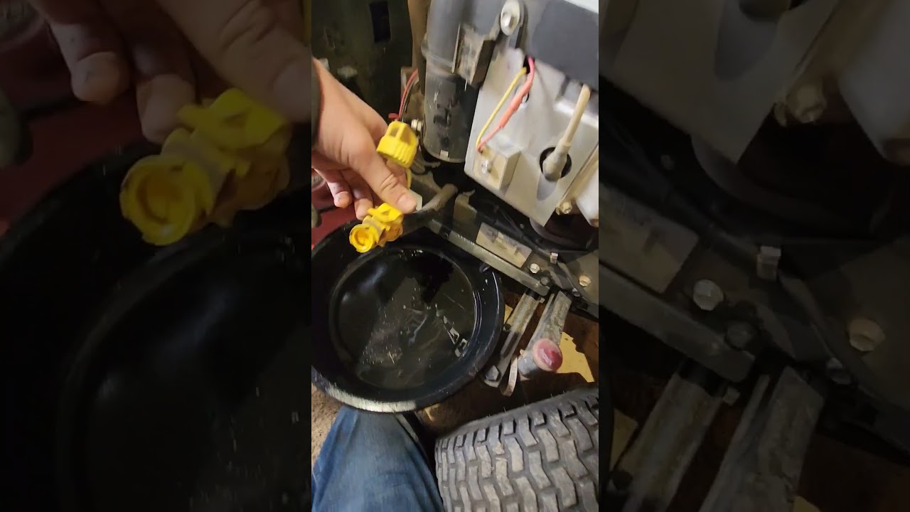 Is this the best briggs and stratton oil drain design? #mower #briggsandstratton #craftsman #tools