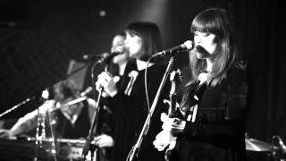 Jeff Lynne's ELO Backstage with Amy Langley and Rosie Langley - VIDEO ...