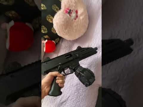 Baby SMG CZ Scorpion evo 3 S1 with a 50 drum and two chopsticks that hold 35 each !!!!😈