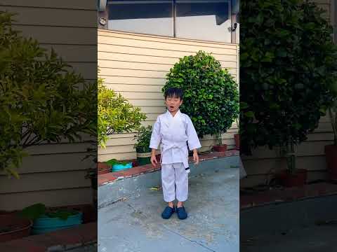 How to bow in karate #kidsvideo #bow #kidskarate #karatekid