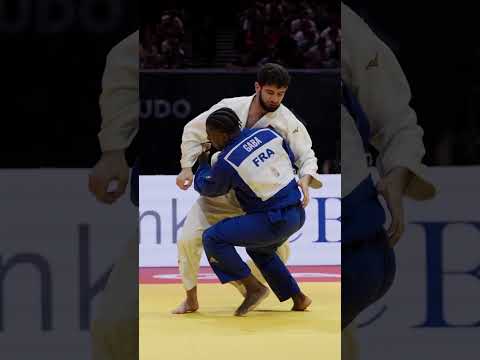 Gaba looking ferocious at the end of another long fight!๐ซ๐ท
