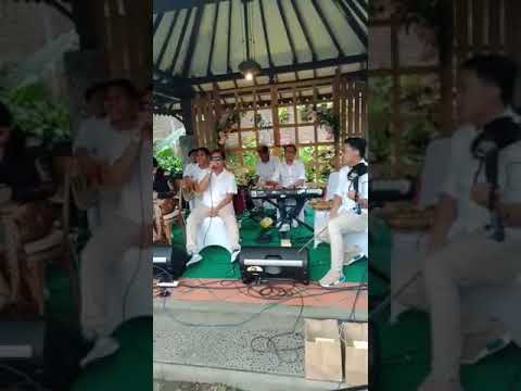 Guyon Waton Di Villa Baliantoro