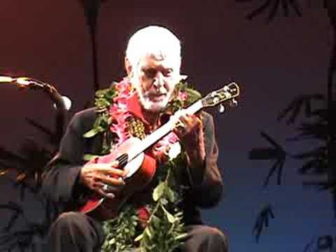 Mihana Souza - Chant - Royal Hawaiian Hotel