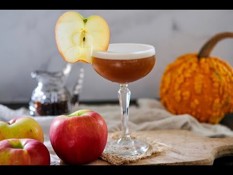 Cocktail Recipe: DELICIOUS Apple Pie Bourbon Cocktail by Everyday Gourmet with Blakely