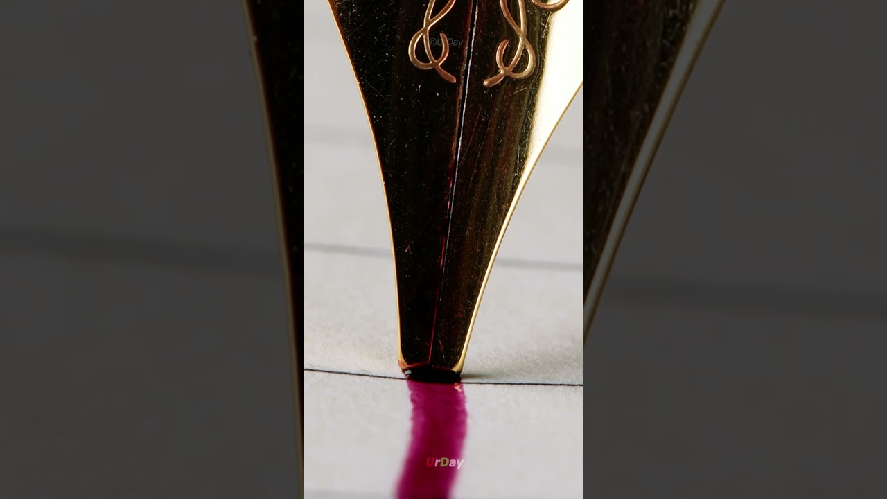 How a fountain pen works 360 close up@GoldspotPens