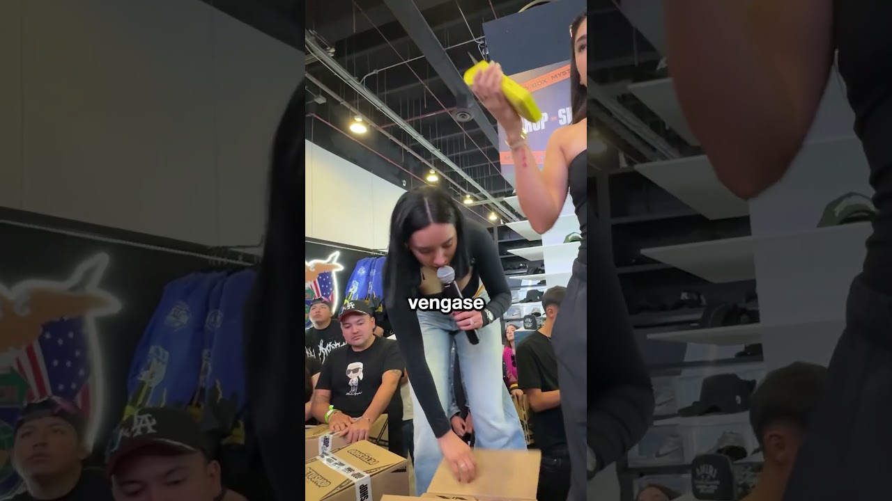Samantha the auctioneer is back 😅🎁 #dropshop #sneakers #paratii #foryour #fyp #mysterybox