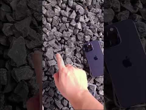 Display of iPhone vs Galaxy S23 Ultra ???? #shorts