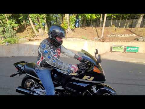 1989 YAMAHA'S FJ1200 : A SUPER SPORT TOURING MACHINE