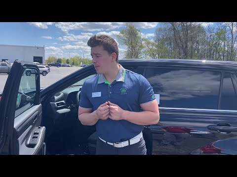 Highlander LE/XLE cloth vs leather seats with Russ Darrow Toyota