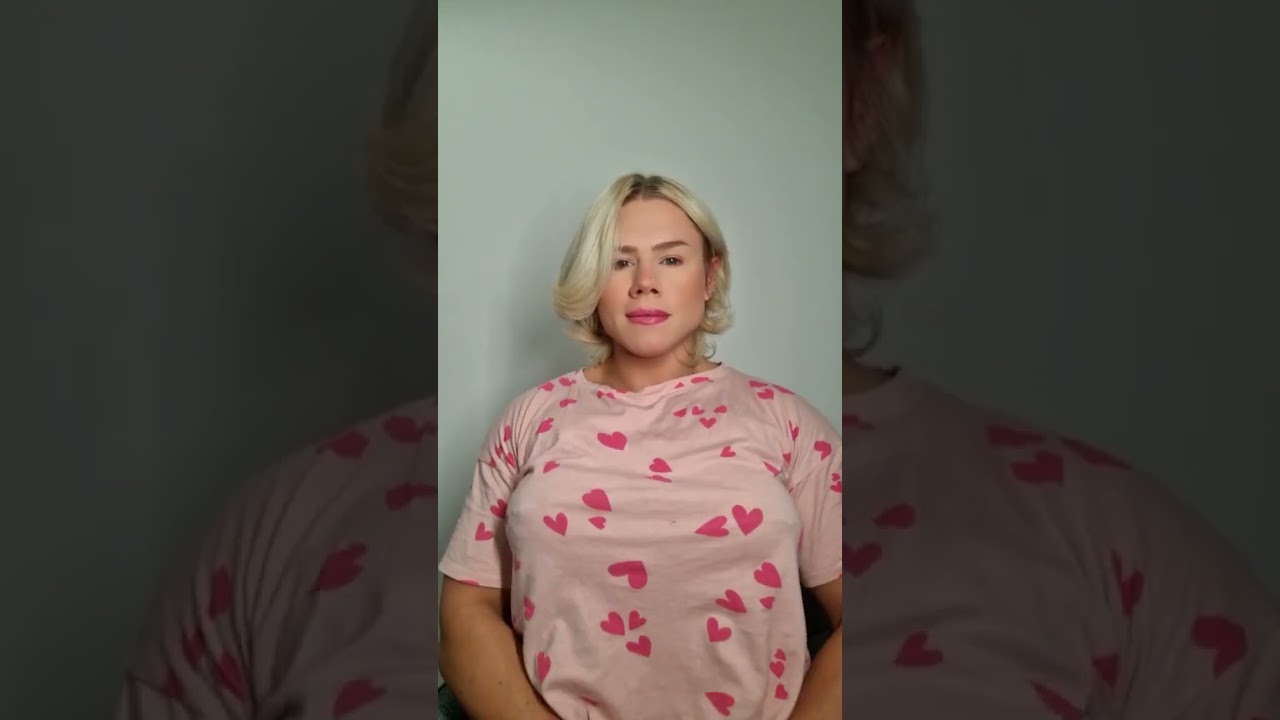 BERNİ BERNADETTA PEC FLEX VİDEO #pecbounce #pecs #musclegirl