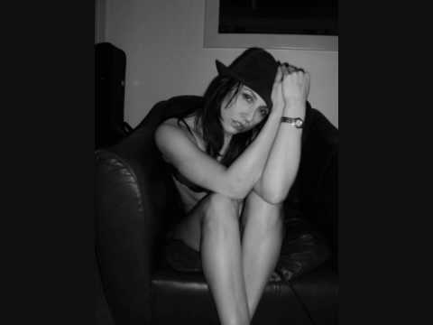 Natalie Stephenson - Devistation (live) 2006.wmv