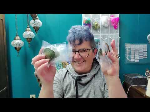 Cultured Pearls Shucking