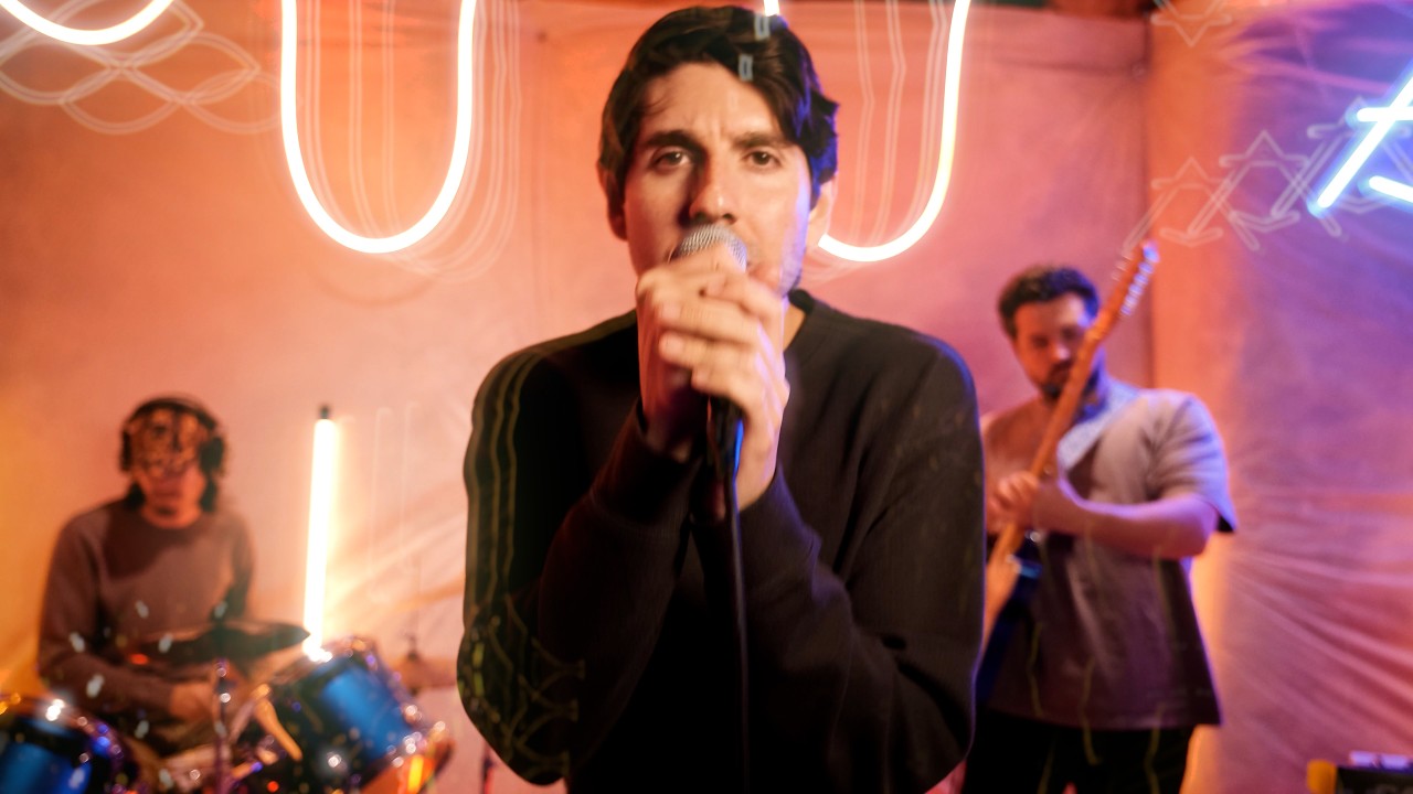 Apollo Junior - Rocket Ship (Official Video)