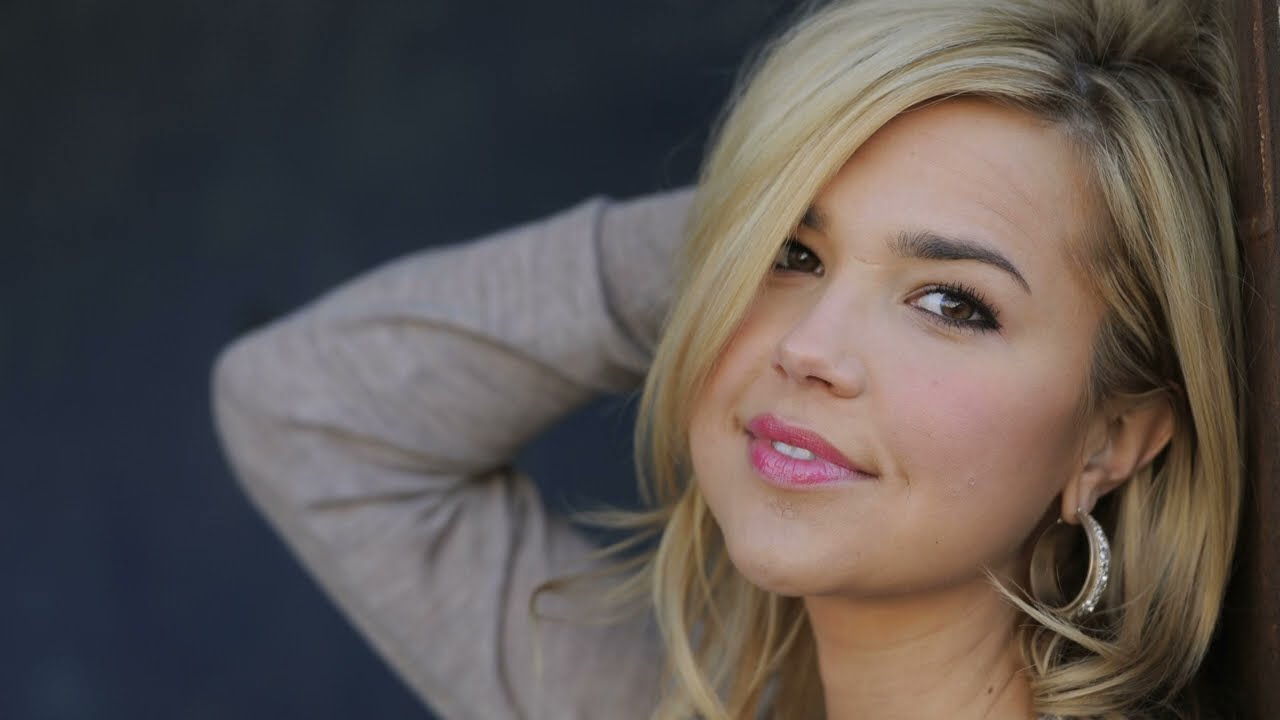 11 High Quality Photos Of Arielle Kebbel