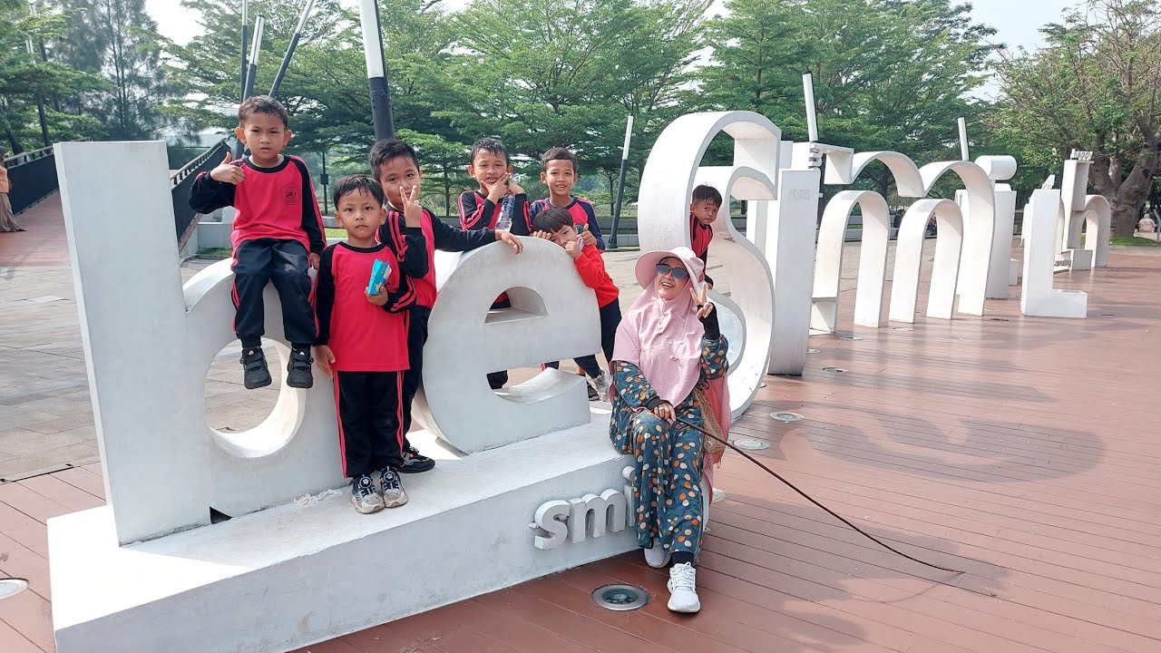Exploring the Parks & Lakes in Summarecon Bandung, Indonesia