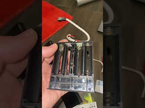 A smart lock may malfunction when low-quality batteries are used #shorts