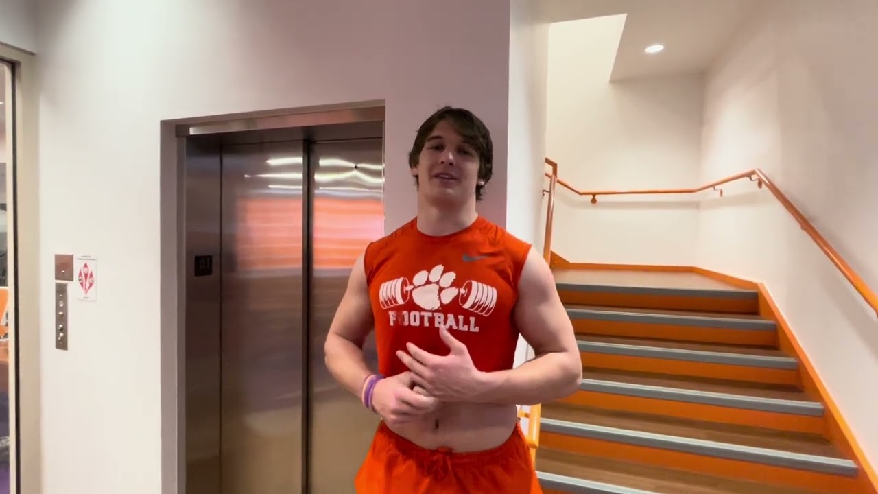 Logan Brooking believes Clemson has one of the best TE rooms in the country 