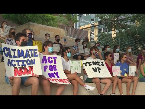 Rally supports Austin climate plan
