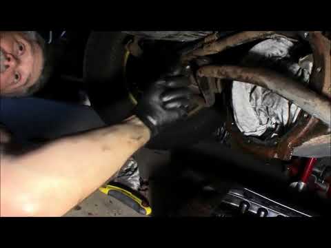 2005 Chevrolet Suburban Rear Differential Fluid Change