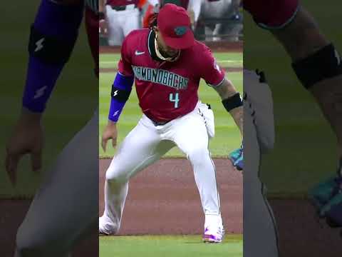 Ketel Marte shakes it off