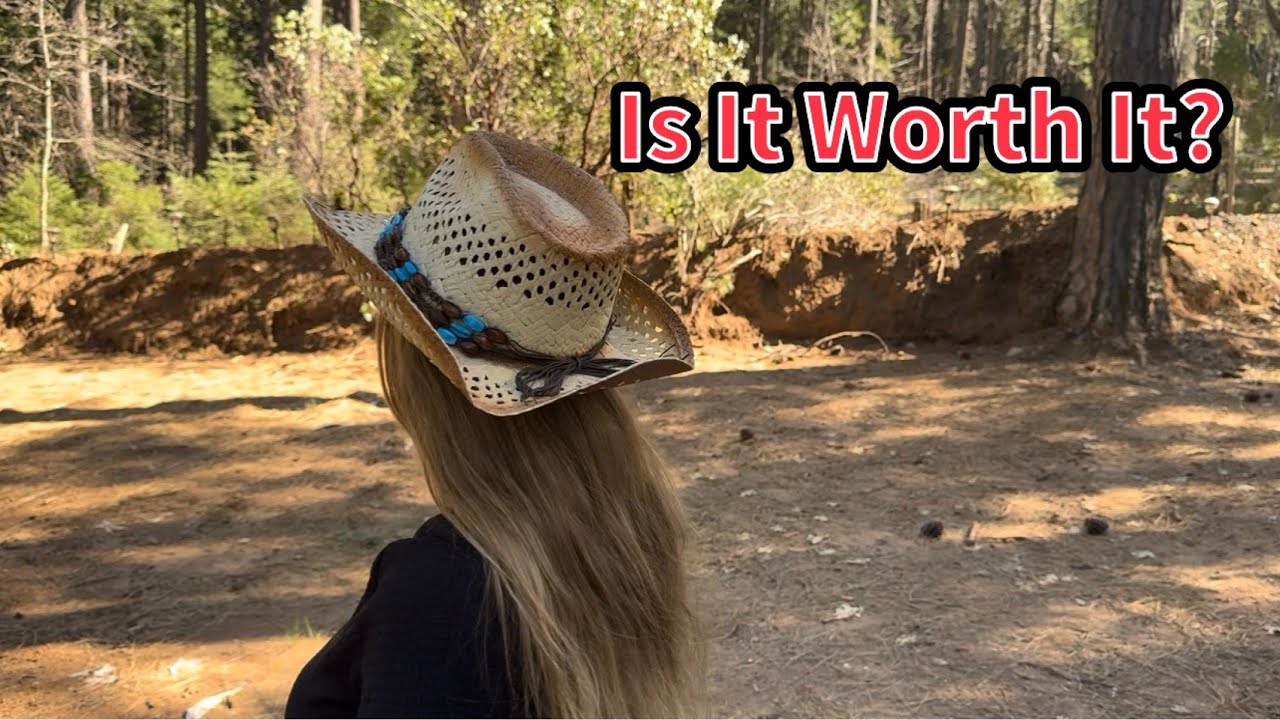 Adorable straw hat for cowboy chicLa Vogue Straw Cowboy Hat for Women Men Classic Roll up Brim Fedor