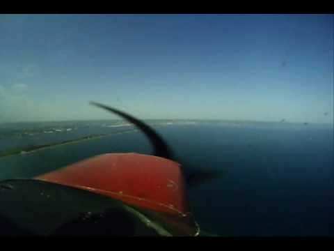 Private Pilot VFR flying into Duluth, Minnesota Sky Harbor KDYT airport music the kinks