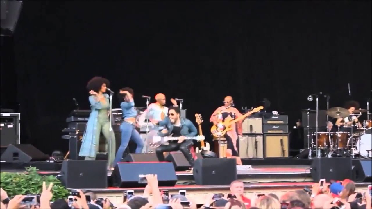 Lenny Kravitz pants rip exposed HD Quality