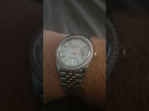 U wear a watch to tell what time it is I WEAR A WATCH ⌚️@ROLEX SO U KNO