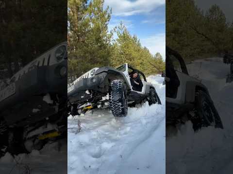 Jeep wrangler JK in snow on maxxis RAZR AT #jeep #offroad #jeepwrangler