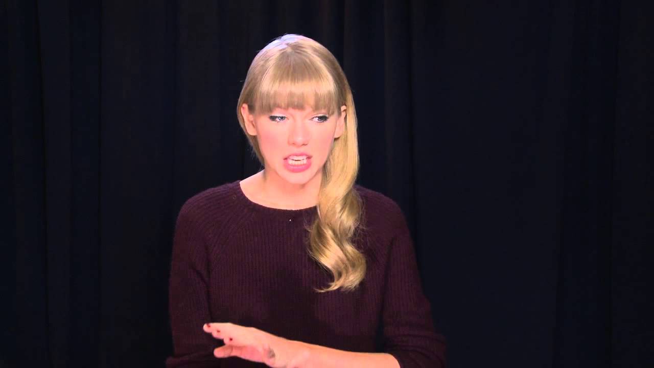 Behind-the-Scenes Interview With Taylor Swift at the AMAs 2012
