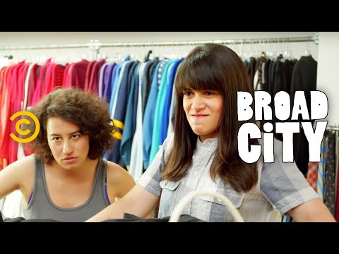 Broad City - Making Bank at Beacon's Closet
