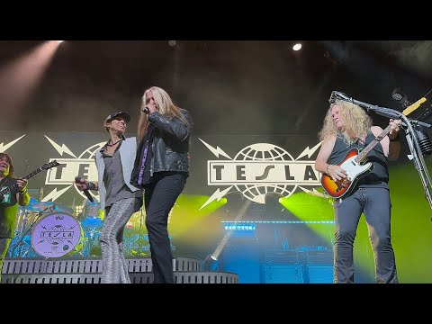 Watch Tesla Perform “Signs” With Sebastian Bach – Metal Anarchy