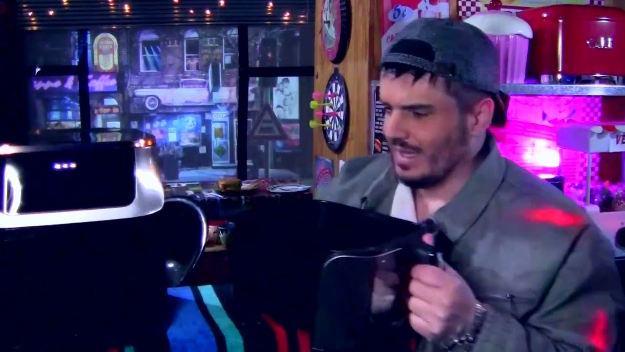 DIGIMARK 12 LITER AIR FRYER DGM-A3606: Will it take a whole chicken?  Because that's why I got it.