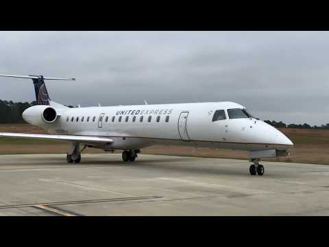 ExpressJet ERJ145 taxiing at Ruston Regional Airport