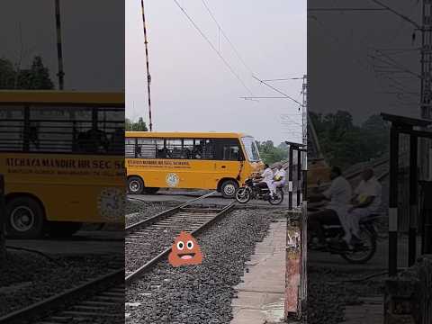 Train cross school bus omg 😡🙄 #shorts #trending #ytshorts