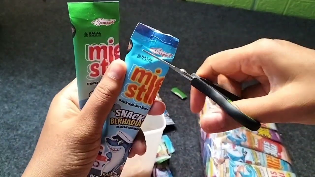 UNBOXING MIE STIK BERHADIAH