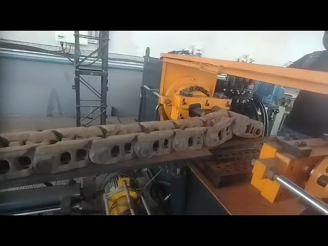 Track Pin Press - Track Link Press Trader - Retailer from Rajkot