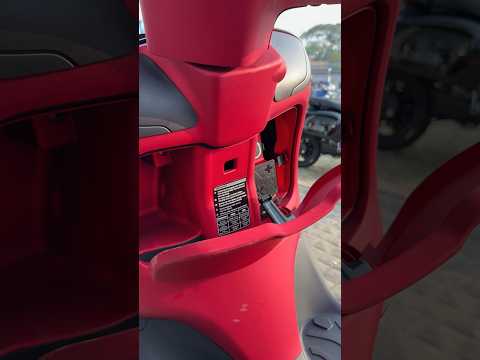 Bajaj Chetak Ev scooter π΅ 2025 | #shortsfeeds